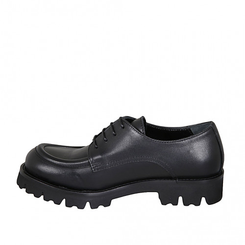 Scarpa stringata derby da donna in pelle nera tacco 3