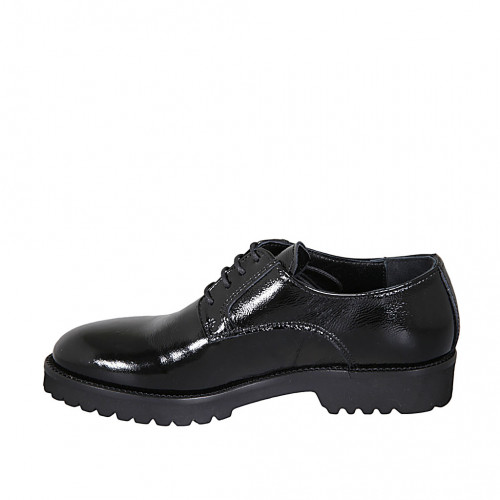 Scarpa da donna stringata derby in vernice nera tacco 3