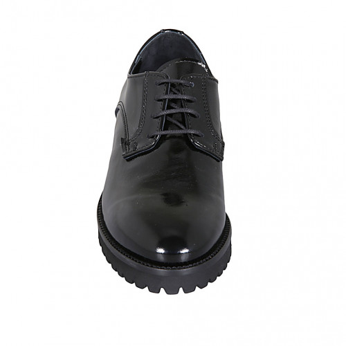 Scarpa da donna stringata derby in vernice nera tacco 3